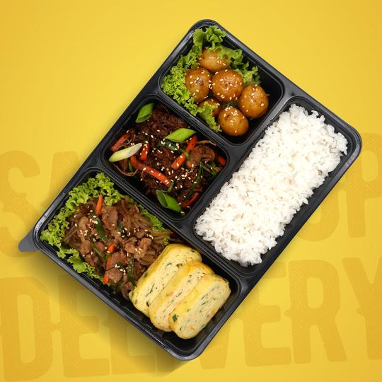 5 Japanese style Bento Boxes That Feature Different Types Of Cuisine